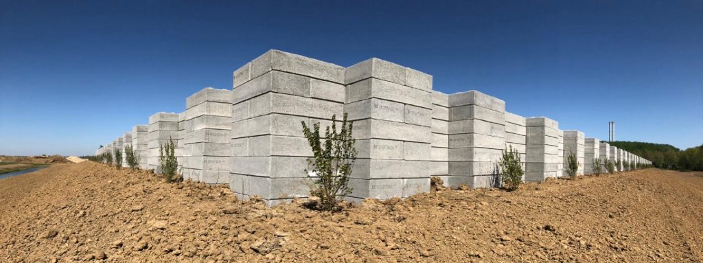 PARTITION AND RETAINING WALLS - Masterbloc